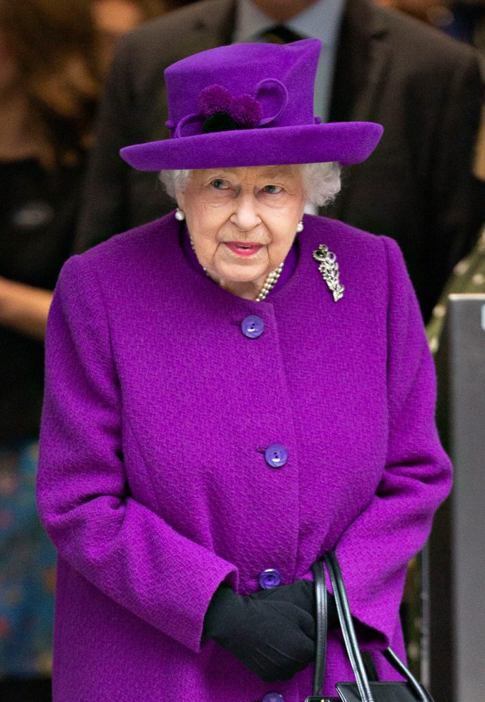 Drottning Elizabeths fina julglädje efter katastrof-året