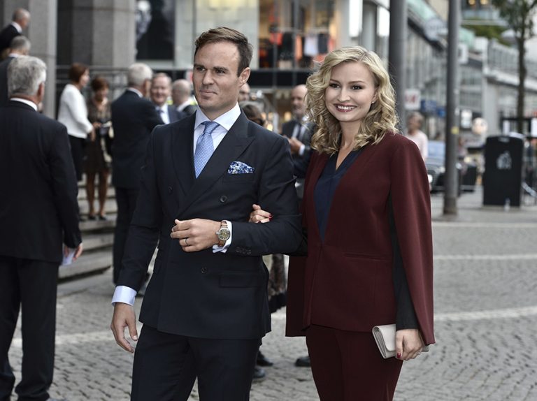 Ebba Busch syns med ex-maken efter skilsmässan – bilderna visar