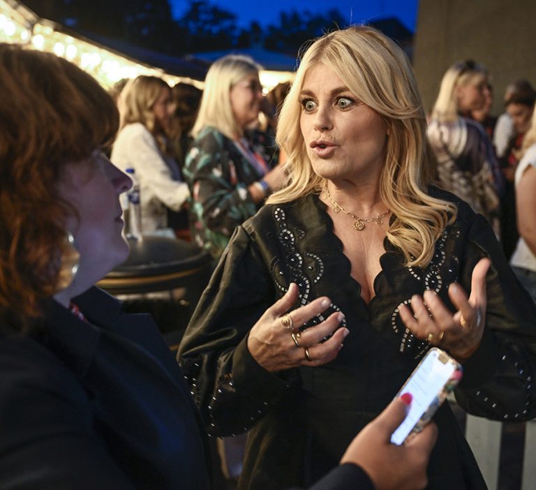 Pernilla Wahlgren om kvällen med prins Daniel: "Stelt!"