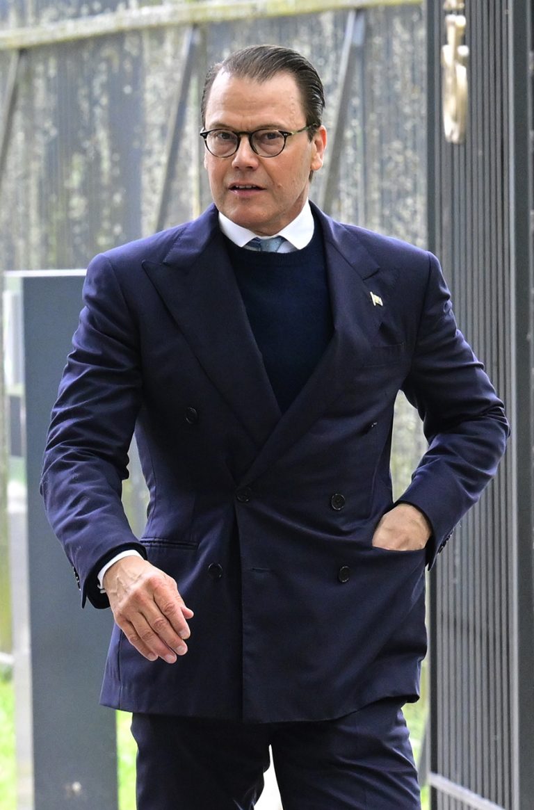 Prins Daniels comeback möts av tystnad – hovet tiger