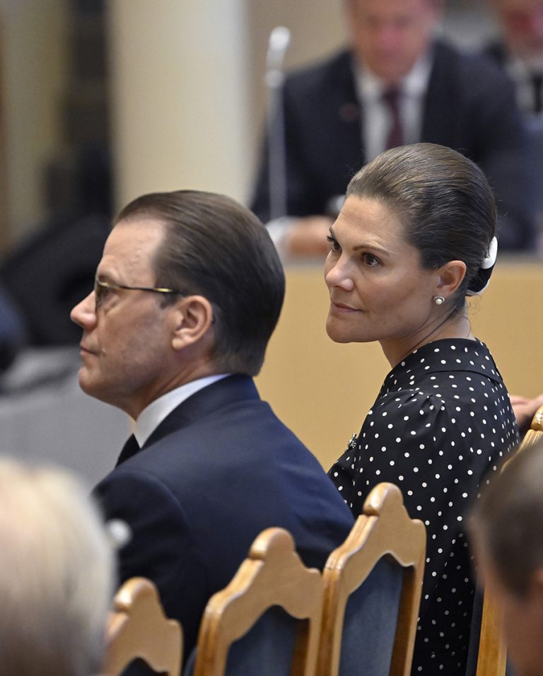 Misstankarna bekräftas: Prins Daniel tar paus med Victoria